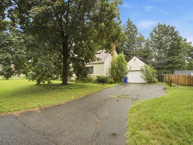 house with 4 bedroom, Springfield MA DS104237805