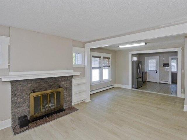 house with 4 bedroom, Springfield MA DS104445056