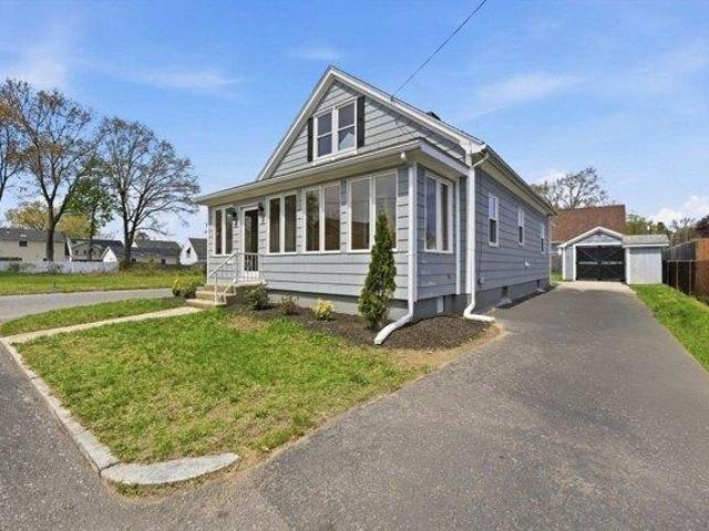 house with 4 bedroom, Springfield MA ES102859545