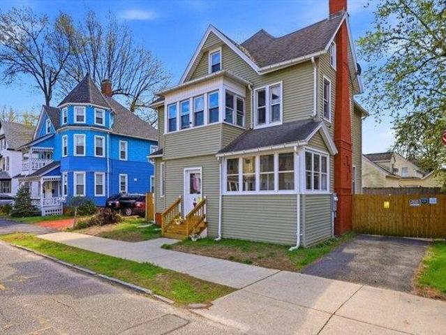 house with 4 bedroom, Springfield MA ES102959314