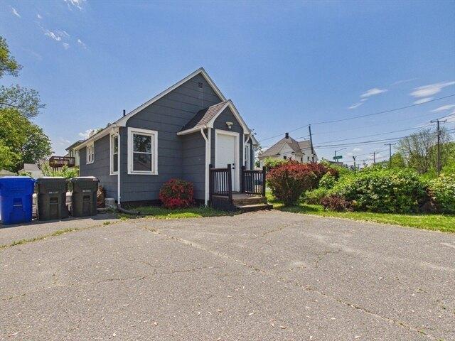 house with 4 bedroom, Springfield MA ES103098583