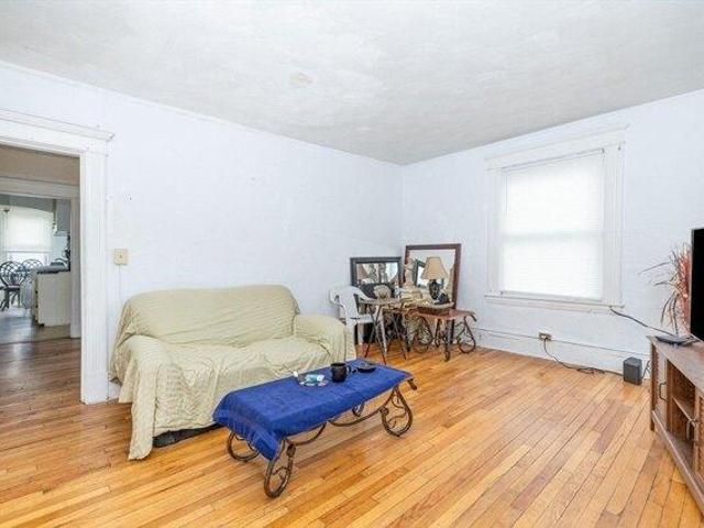 house with 4 bedroom, Springfield MA ES103125215
