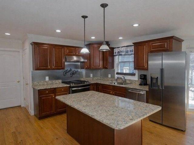 house with 4 bedroom, Springfield MA ES103443443