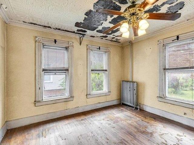 house with 4 bedroom, Springfield MA ES103497232