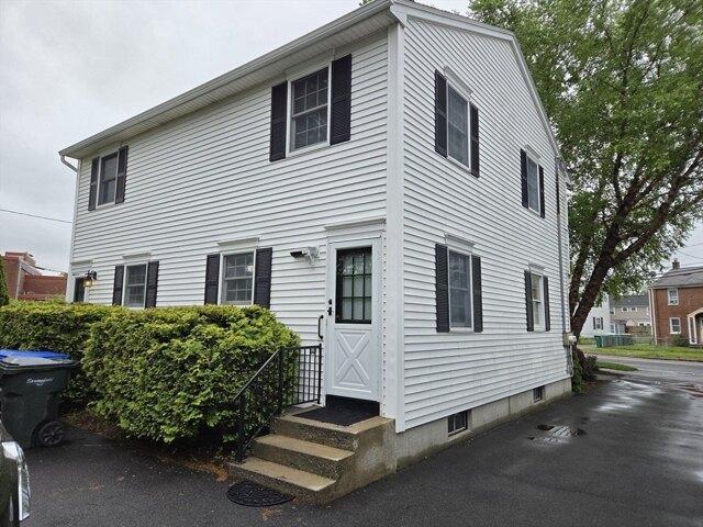 house with 4 bedroom, Springfield MA ES103498539