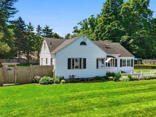 house with 4 bedroom, Springfield MA ES103438893