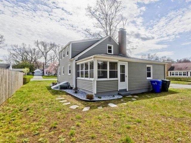 house with 4 bedroom, Springfield MA ES103439824