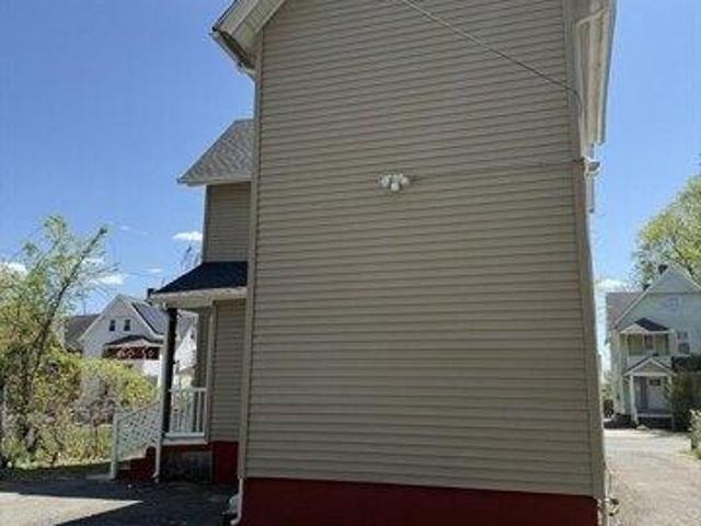 house with 4 bedroom, Springfield MA ES103851215