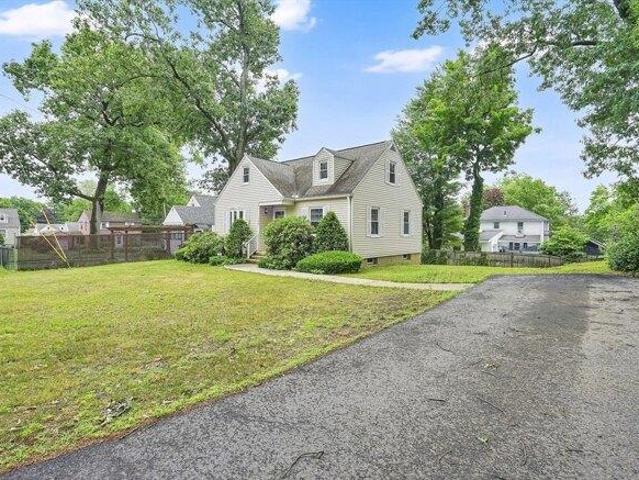 house with 4 bedroom, Springfield MA ES104043548