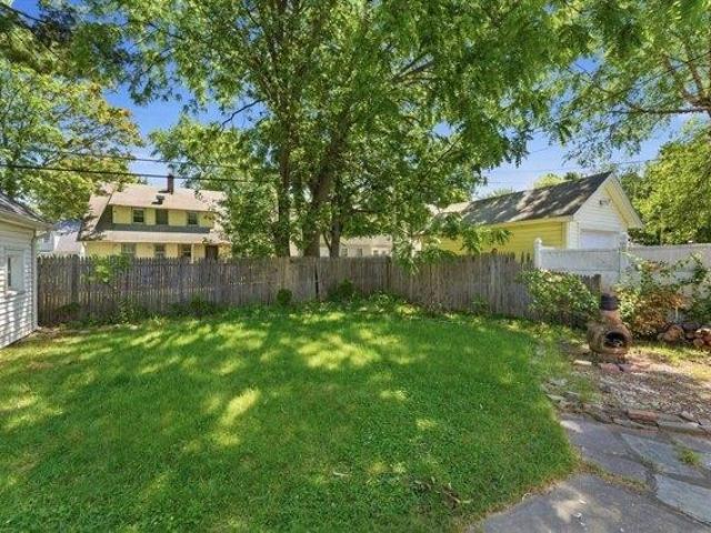 house with 4 bedroom, Springfield MA ES104078618