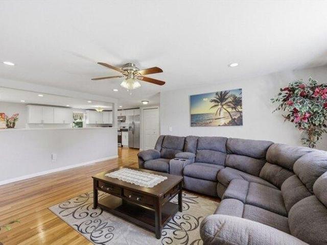 house with 4 bedroom, Springfield MA ES104007753