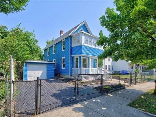 house with 4 bedroom, Springfield MA ES104009387