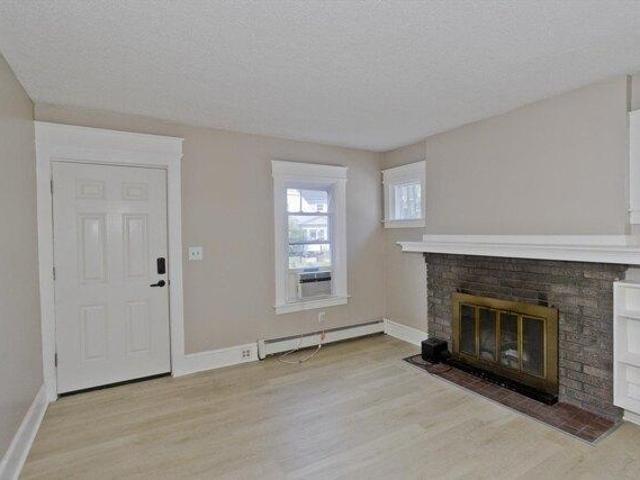 house with 4 bedroom, Springfield MA ES104188041