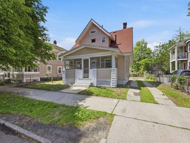 house with 4 bedroom, Springfield MA ES104263507