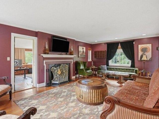 house with 4 bedroom, Springfield MA ES104603921