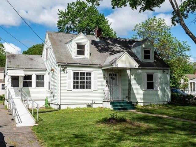 house with 4 bedroom, Springfield MA ES104809015