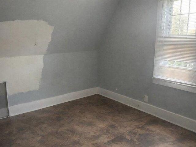 house with 4 bedroom, Springfield MA ES104905599