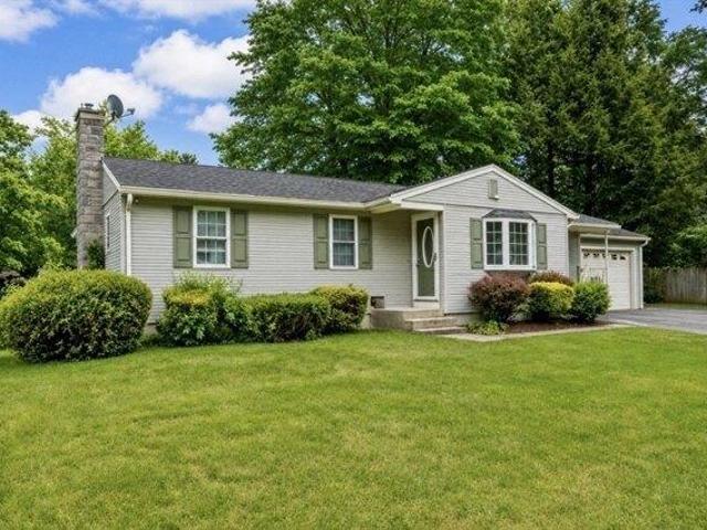 house with 4 bedroom, Springfield MA ES105040634