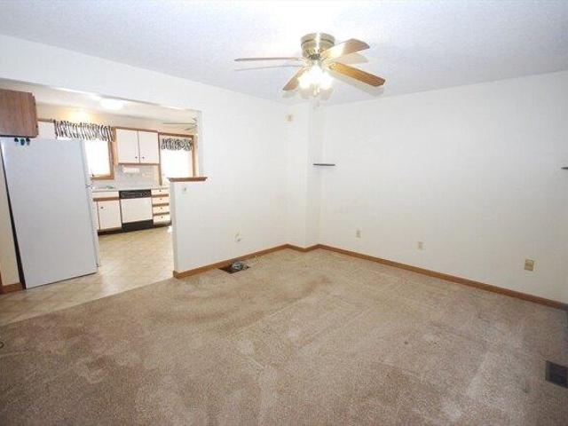 house with 4 bedroom, Springfield MA ES105041554