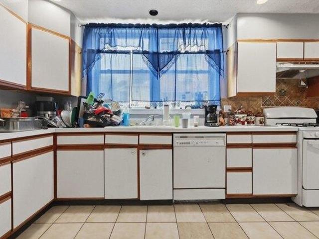 house with 4 bedroom, Springfield MA ES105060354
