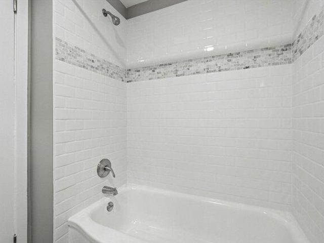house with 4 bedroom, Springfield MA ES105061756