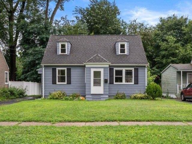 house with 4 bedroom, Springfield MA ES105080060