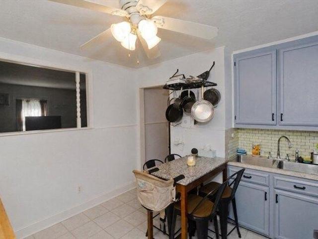 house with 4 bedroom, Springfield MA ES105094777