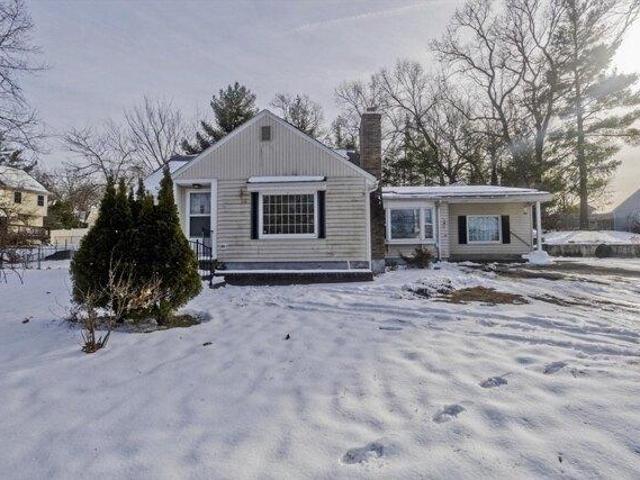 house with 4 bedroom, Springfield MA ES105013546