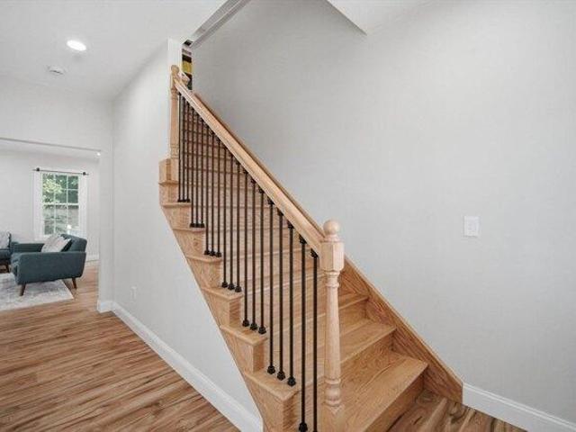 house with 4 bedroom, Springfield MA ES105013631
