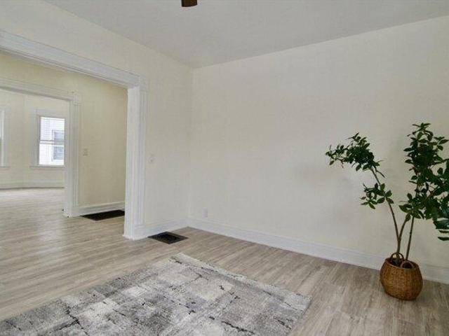 house with 4 bedroom, Springfield MA ES105155674