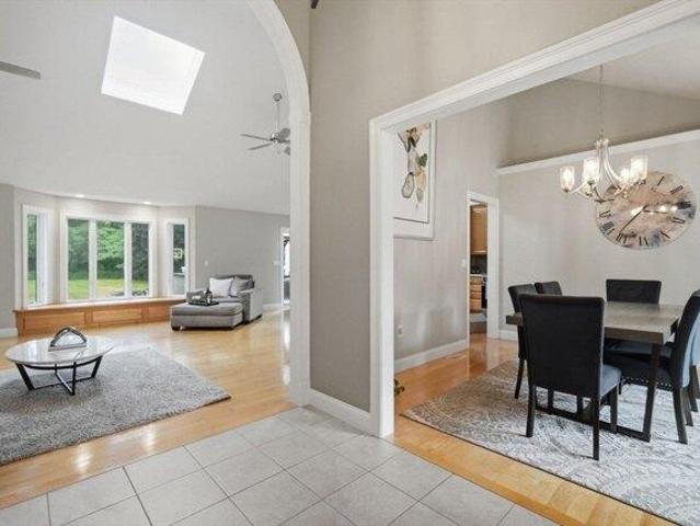 house with 4 bedroom, Springfield MA ES105160532