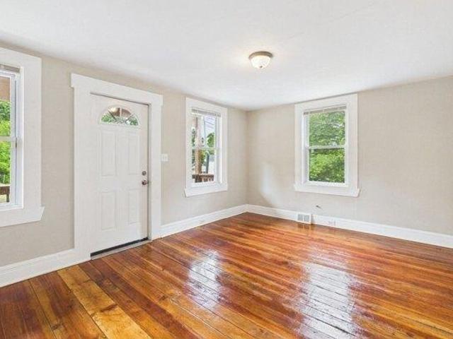 house with 4 bedroom, Springfield MA ES105116613