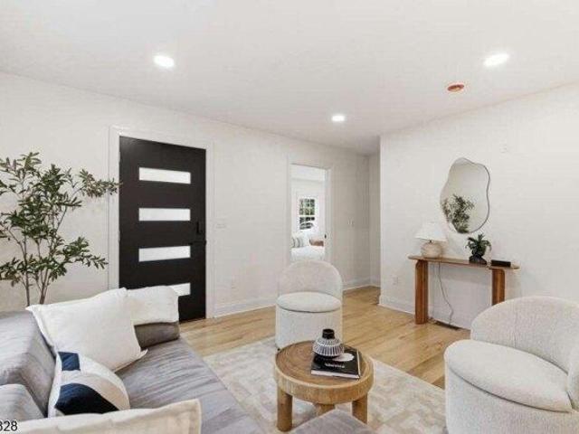 house with 4 bedroom, Springfield NJ ES104192418