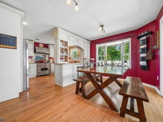 house with 4 bedroom, Springfield NJ ES104542211