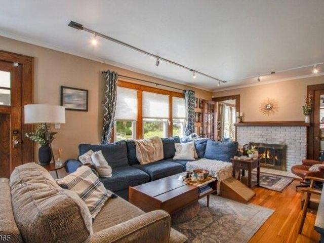 house with 4 bedroom, Springfield NJ ES105144285