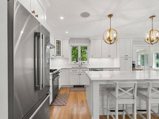 house with 4 bedroom, Swampscott MA ES105142000