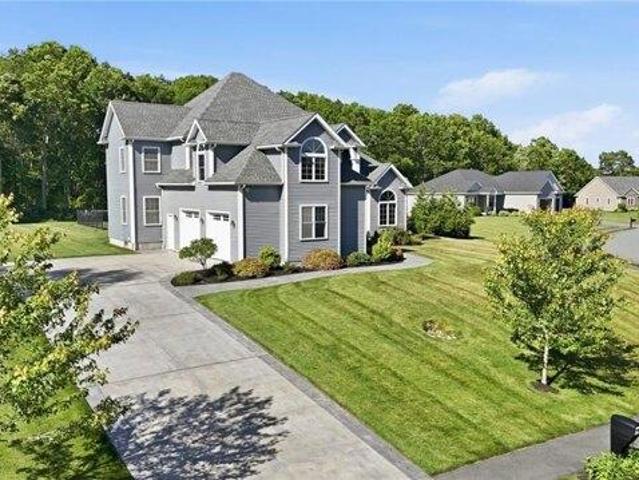 house with 4 bedroom, Swansea MA ES104907380