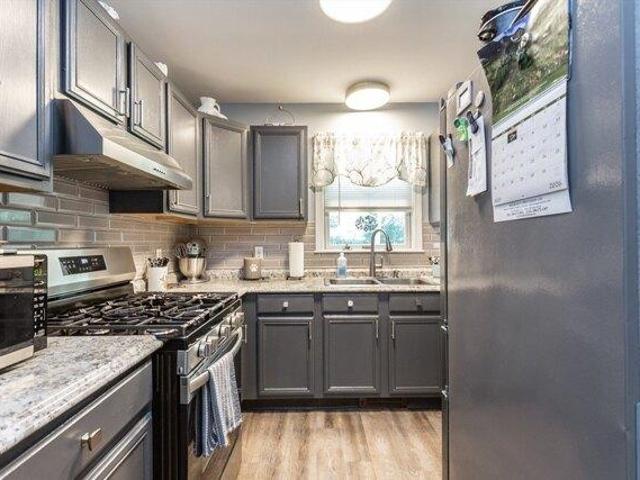 house with 4 bedroom, Swansea MA ES105096107
