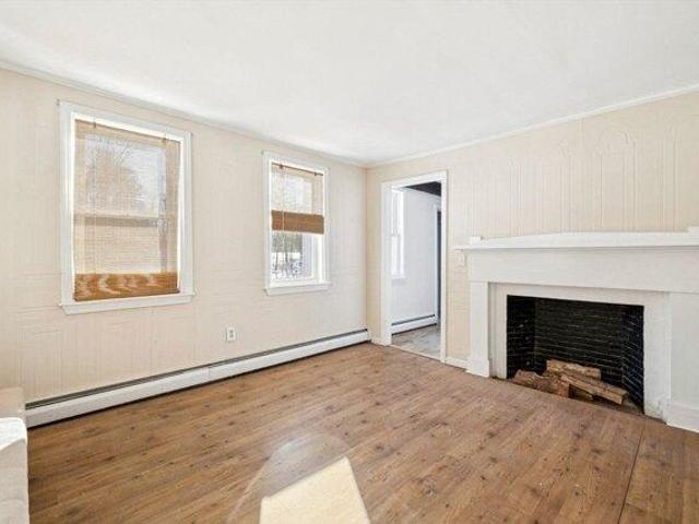 house with 4 bedroom, Swansea MA ES103969043