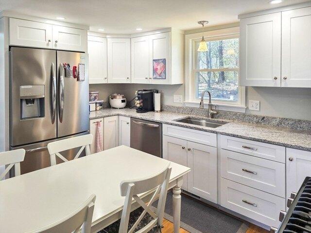 house with 4 bedroom, Stoughton MA DS102709377