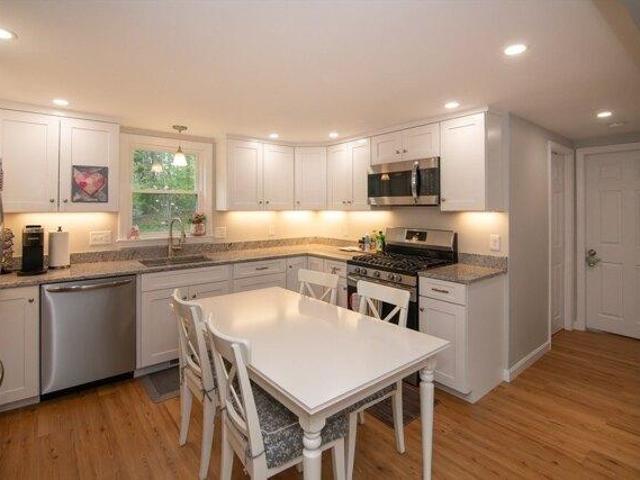 house with 4 bedroom, Stoughton MA ES104042519