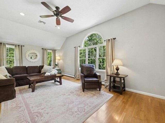 house with 4 bedroom, Stow MA ES105157153