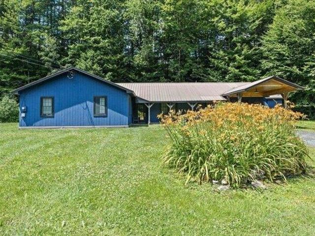 house with 4 bedroom, Stowe VT DS104352959