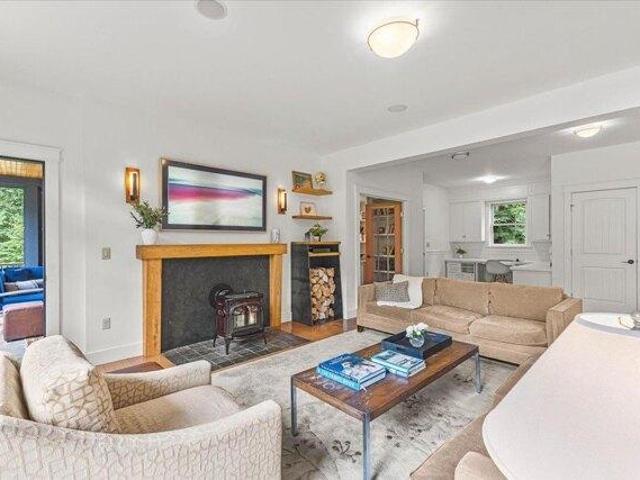 house with 4 bedroom, Stowe VT ES105105895