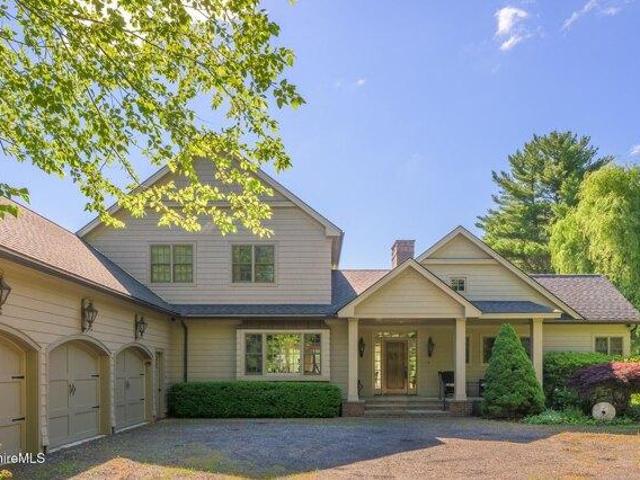 house with 4 bedroom, Stockbridge MA ES104757494