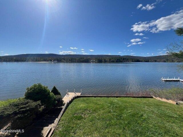 house with 4 bedroom, Stockbridge MA ES104852552