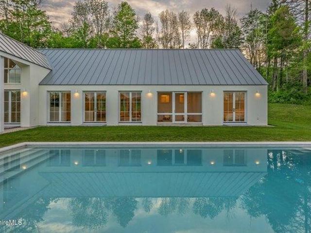 house with 4 bedroom, Stockbridge MA ES104807548