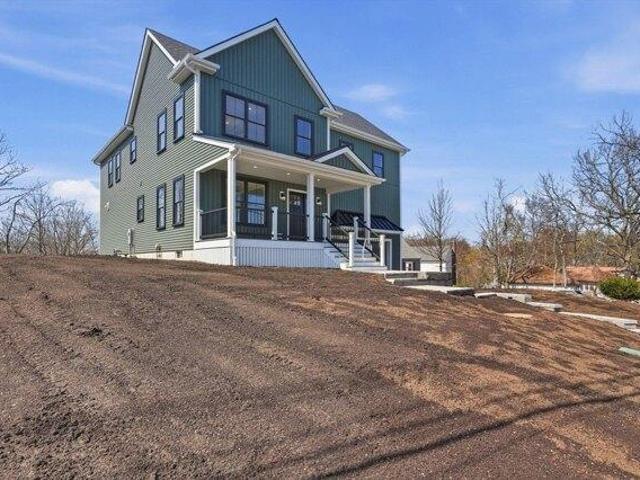 house with 4 bedroom, Stoneham MA DLS102346097