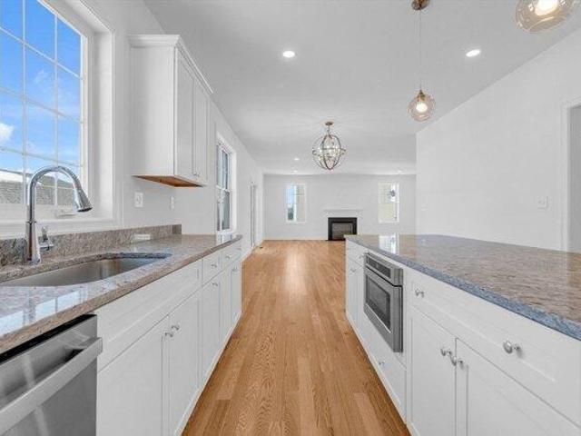 house with 4 bedroom, Stoneham MA DLS102372078