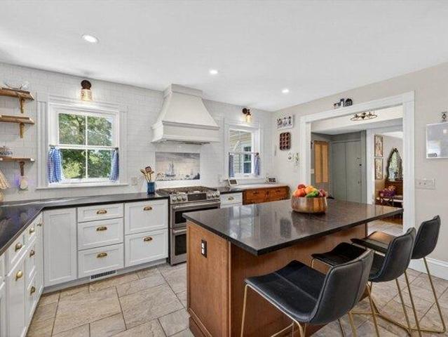 house with 4 bedroom, Stoneham MA DS102828770